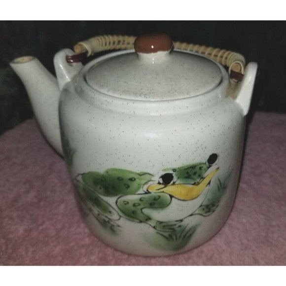 Kitchen | Vintage Frog Teapot Ceramic Stoneware Japan One Qt Capacity ...